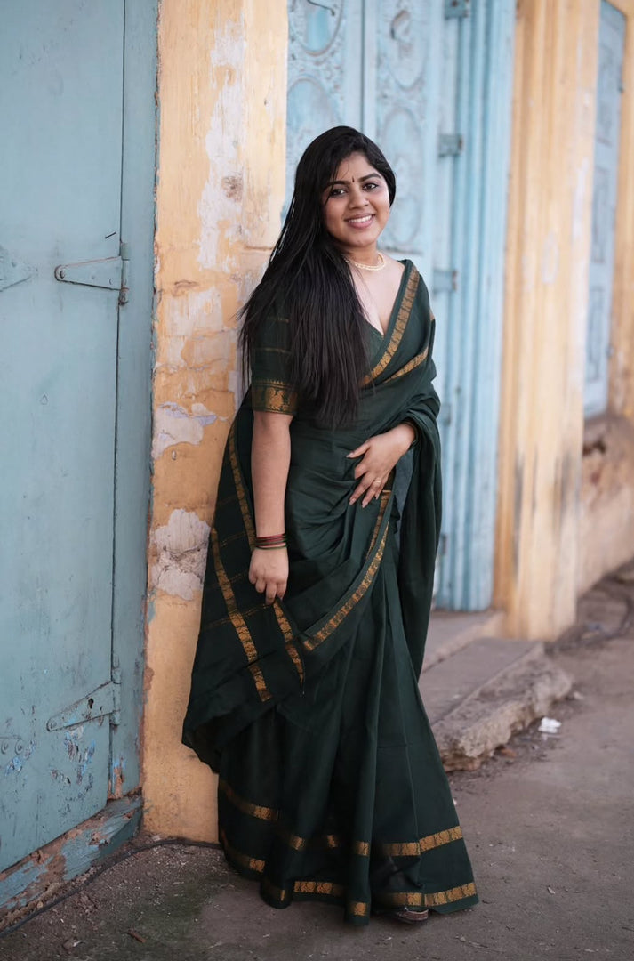 Tarangini Sungudi retta petta pure Cotton Saree dark green – Navayarn ...